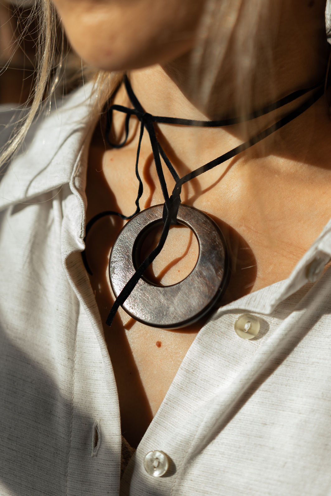 Colar de madeira Círculo - canela – Proposta Verde