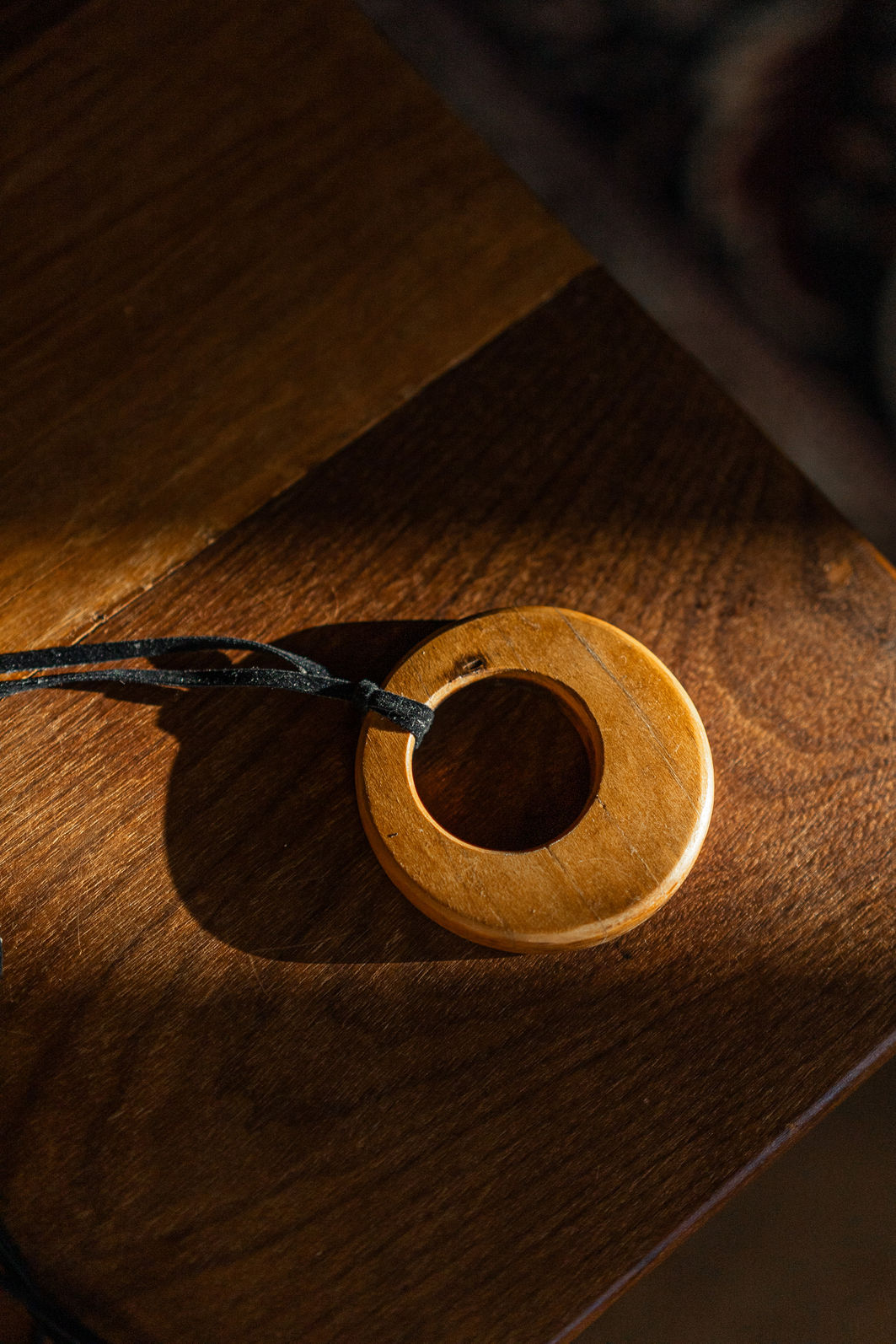 Colar de madeira Círculo - peroba – Proposta Verde